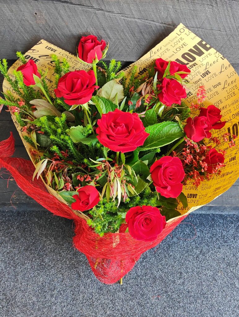 12 red roses | Nikki's Flowers Taupo